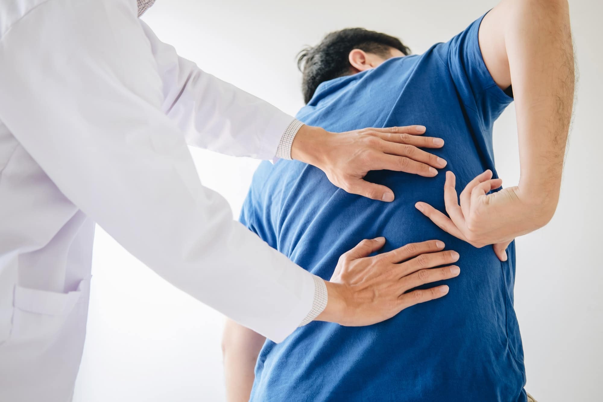 Schmerzen Im Oberen R cken Physiotherapie